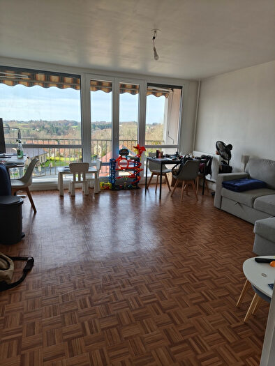 Appartement à vendre - Saint-Yrieix-la-Perche - 3 pièces - 2 chambres