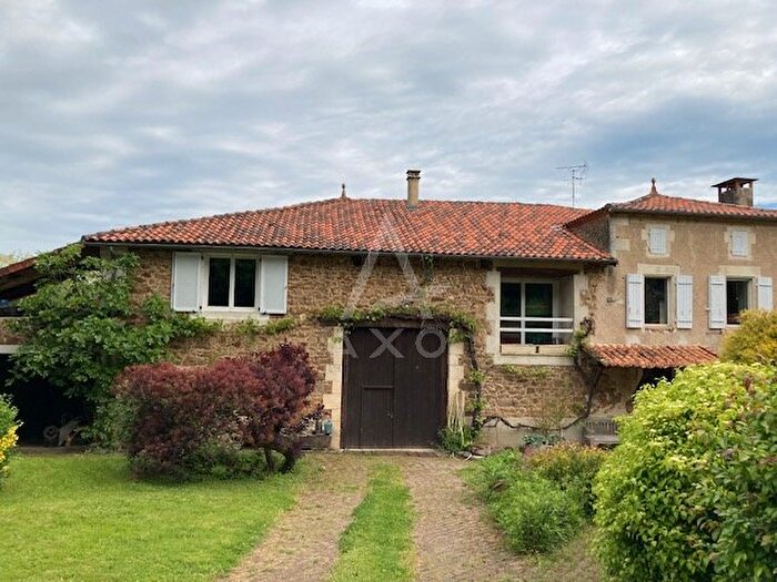 Maison à vendre - Chasseneuil-sur-Bonnieure - 6 pièces - 4 chambres