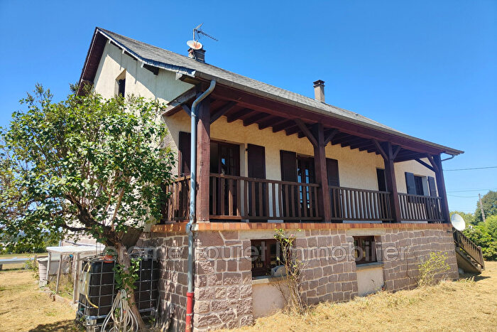 Maison à vendre - Saint-Yrieix-le-Déjalat - 6 pièces - 4 chambres