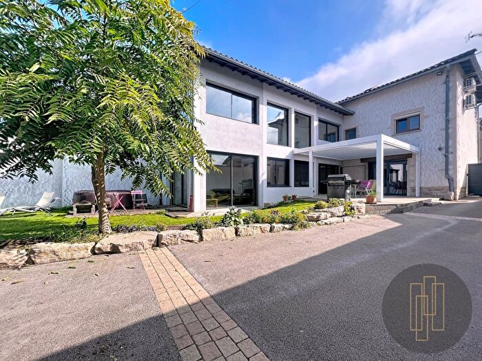 Maison à vendre - Montmerle-sur-Saône - 7 pièces - 4 chambres