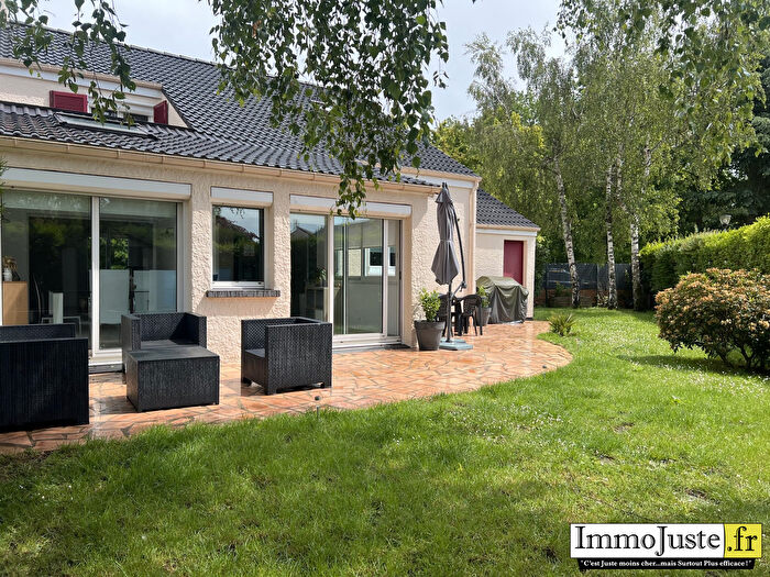 Maison 6 pièces à Voisins-le-Bretonneux, à vendre