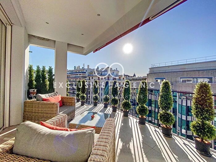 Appartement à vendre - Cannes, Centre-ville - 3 pièces - 2 chambres