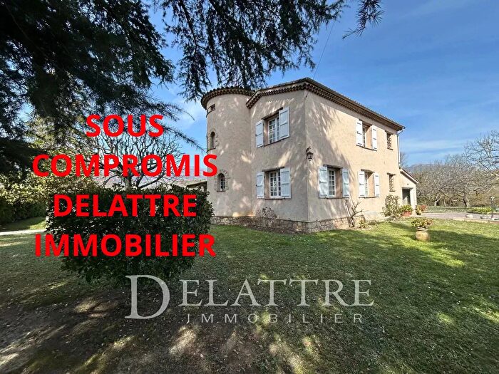 Maison à vendre - Châteauneuf-Grasse - 5 pièces - 4 chambres