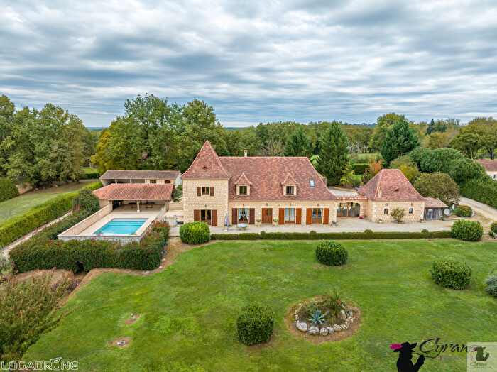 Maison à vendre - Liorac-sur-Louyre - 16 pièces - 7 chambres