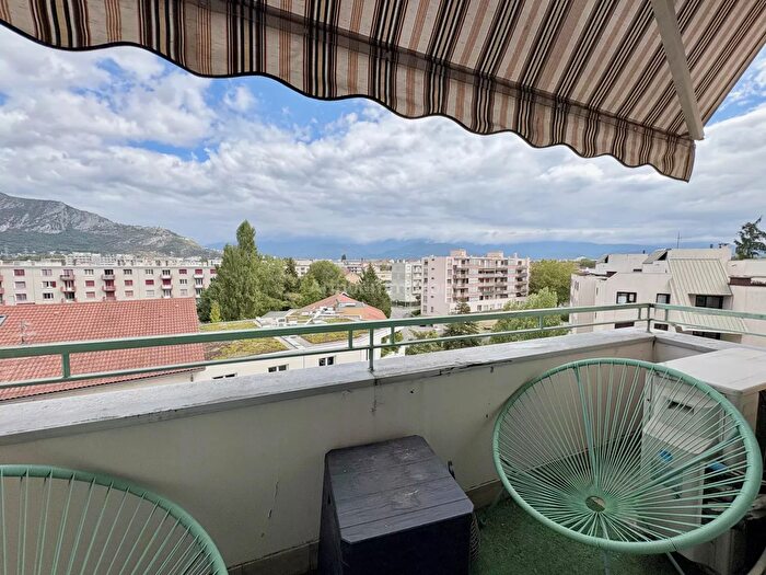 Fontaine, Centre-ville, Mairie - Appartement 4 pièces à vendre