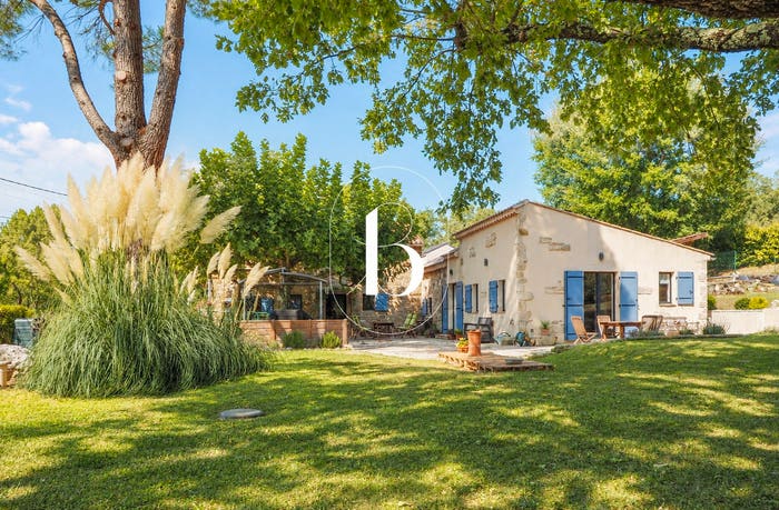 Maison 6 pièces à Barjac, à vendre