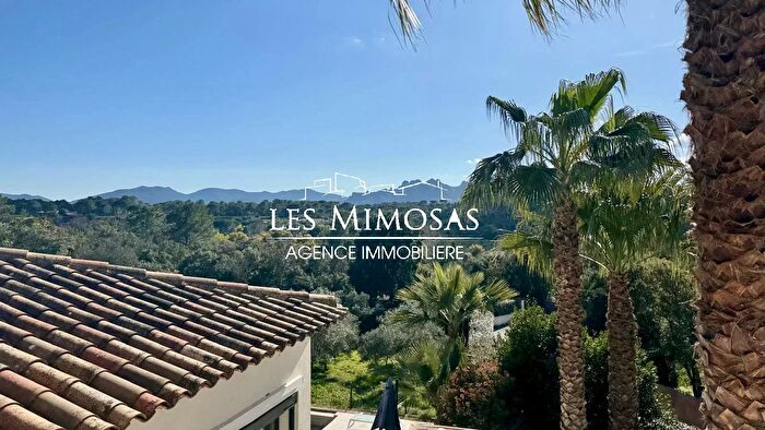Maison 10 pièces à vendre à Roquebrune-sur-Argens, La Bouverie