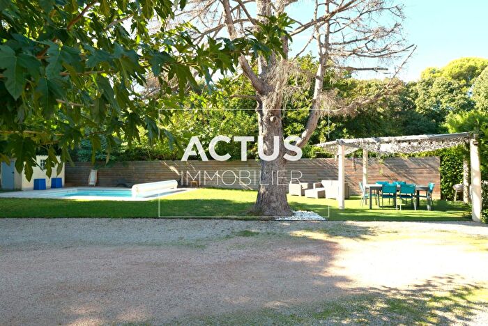 Maison à vendre - Salon-de-Provence, Hautes Viougues, Saint-Come, Pavillon - 6 pièces - 5 chambres