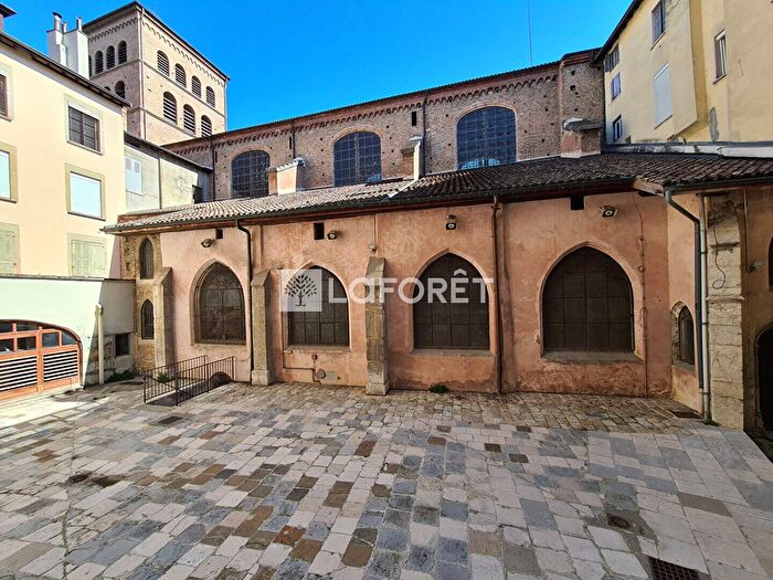 Appartement à louer - Antiquaire, Notre Dame, Grenoble - 1 pièce