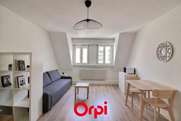 Krutenau Centre Est, Strasbourg : Appartement 1 pièce à louer