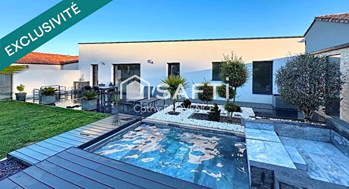 Maison à vendre - Les Clouzeaux - 5 pièces - 4 chambres