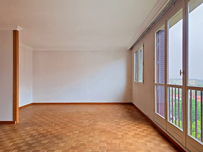 Appartement 4 pièces à Châtillon, Centre-ville, Sarments, à vendre