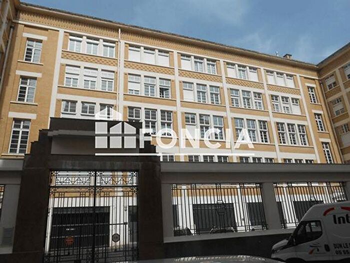 Appartement à louer - Centre-Hôtel de Ville, Limoges - 4 pièces - 3 chambres