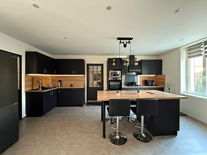 Maison à vendre - Jouy-sur-Morin - 8 pièces - 4 chambres