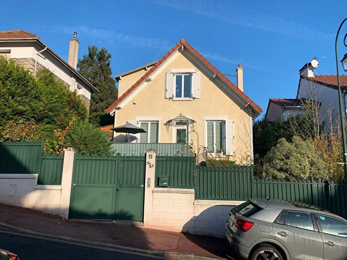 Maison à louer - Marnes-la-Coquette - 7 pièces - 4 chambres