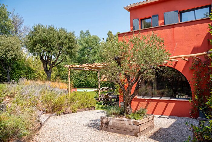 Maison à vendre - Grimaud - 6 pièces - 5 chambres