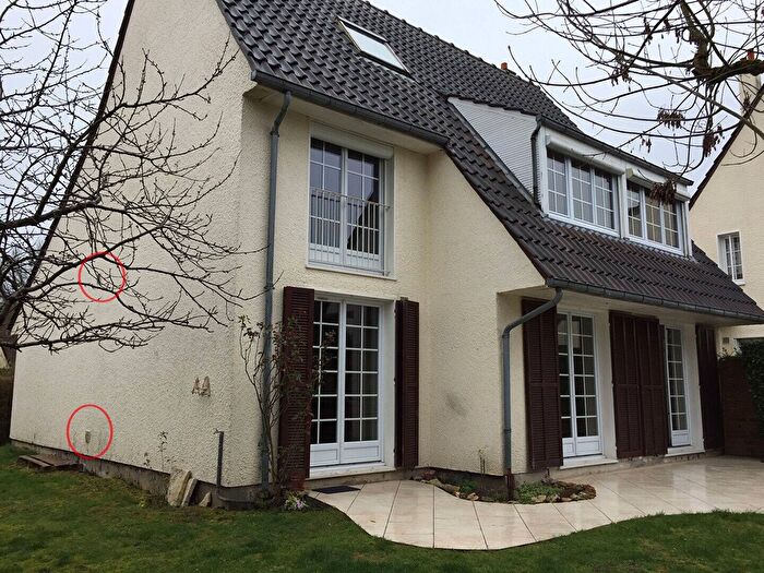 Maison à louer - Breuillet - 6 pièces - 5 chambres