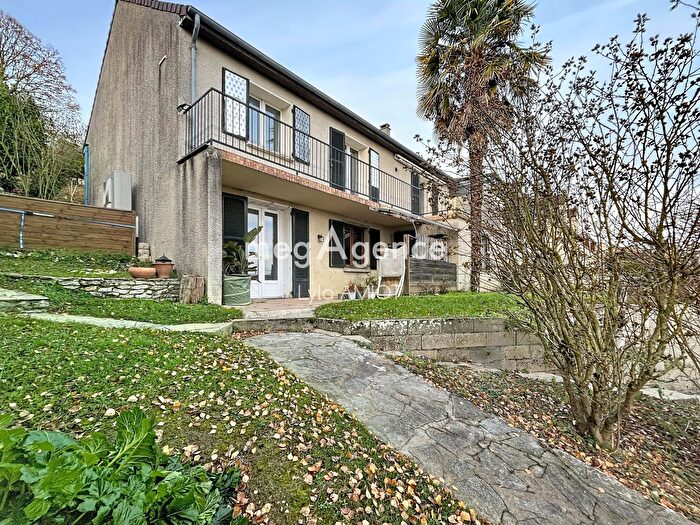 Maison à vendre - Gaillon-sur-Montcient - 6 pièces - 4 chambres