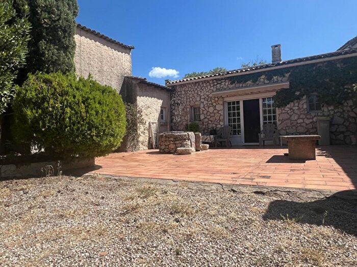 Maison à vendre - Saint-Mitre-les-Remparts - 5 pièces - 4 chambres