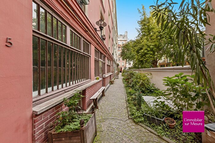 Appartement à vendre - Paris e , République, Saint-Ambroise - 2 pièces - 1 chambre