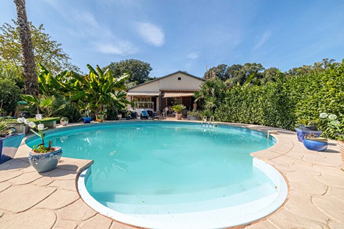 Maison à vendre - Saint-Paul-de-Vence - 7 pièces - 5 chambres