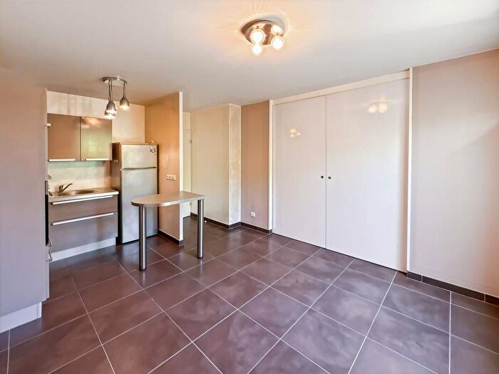 Rouvres-Les Bergeries, Vigneux-sur-Seine : Appartement 2 pièces à louer