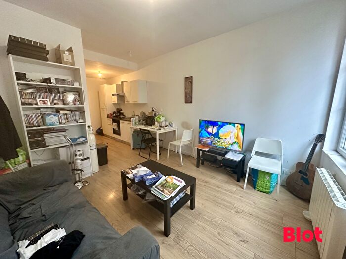Appartement 2 pièces à Montfort-sur-Meu, à vendre