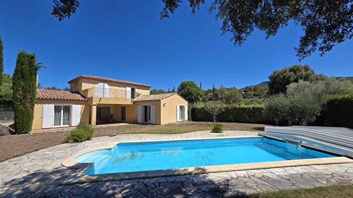 Maison à vendre - Le Beausset - 7 pièces - 4 chambres