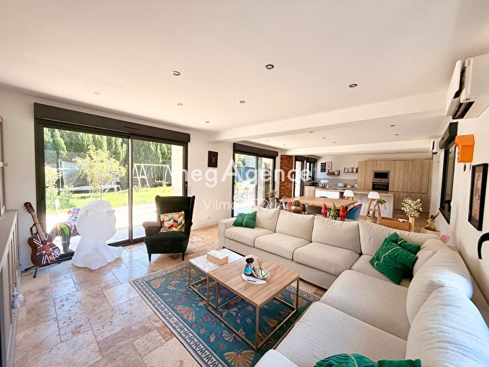 Maison 9 pièces à Villeblevin, à vendre