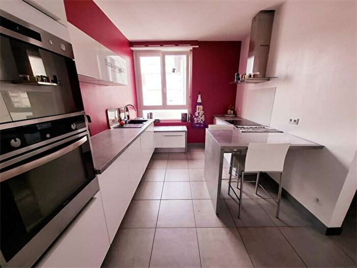 Appartement 5 pièces à Saint-Louis, à louer