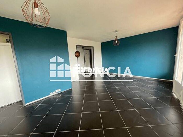 Appartement à louer - Aventuriere-Simandre, Neuville-sur-Saône - 3 pièces - 2 chambres