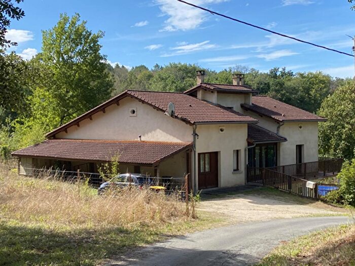Maison à vendre - Brossac - 5 pièces - 3 chambres
