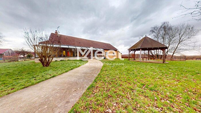 Maison à vendre - Bussy-en-Othe - 5 pièces - 4 chambres