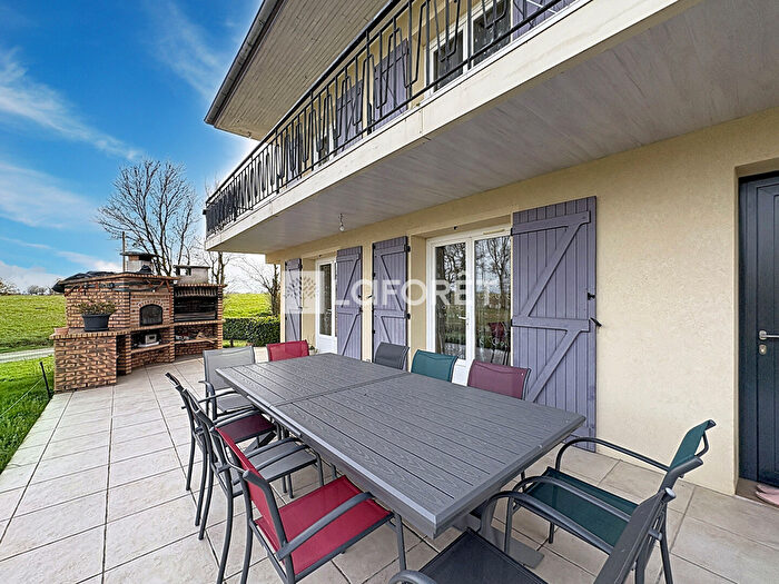 Maison à vendre - Jayat - 10 pièces - 6 chambres