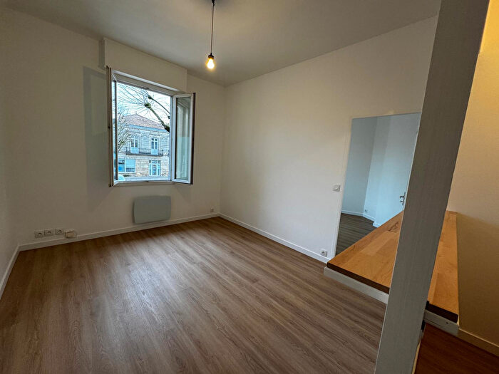 Appartement à louer - Bordeaux, Pellegrin, Chaban-Delmas - 2 pièces - 1 chambre