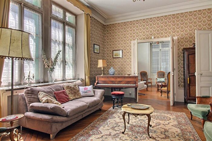 Aix-les-Bains, Centre-ville : Maison 12 pièces à vendre