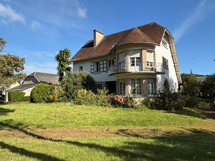 Maison à vendre - Vierville-sur-Mer - 11 pièces - 8 chambres