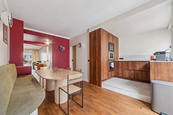 Appartement à vendre - Neuilly-sur-Seine, Charles Laffitte - 4 pièces - 2 chambres