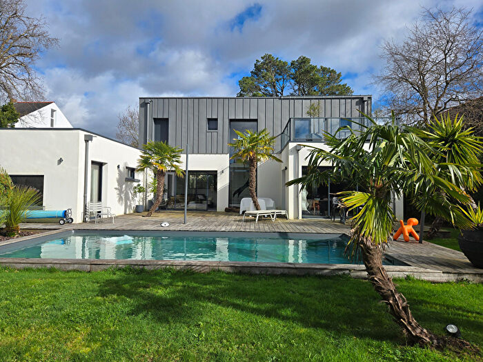 Maison à vendre - Saint-Nazaire, Saint-Marc - 8 pièces - 4 chambres