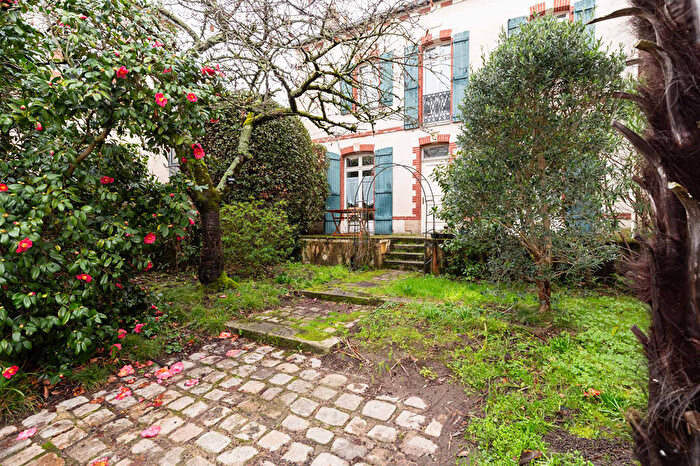 Maison à vendre - Nantes, Saint-Clément, Jardin des plantes, Caserne Lamoricière - 6 pièces - 4 chambres