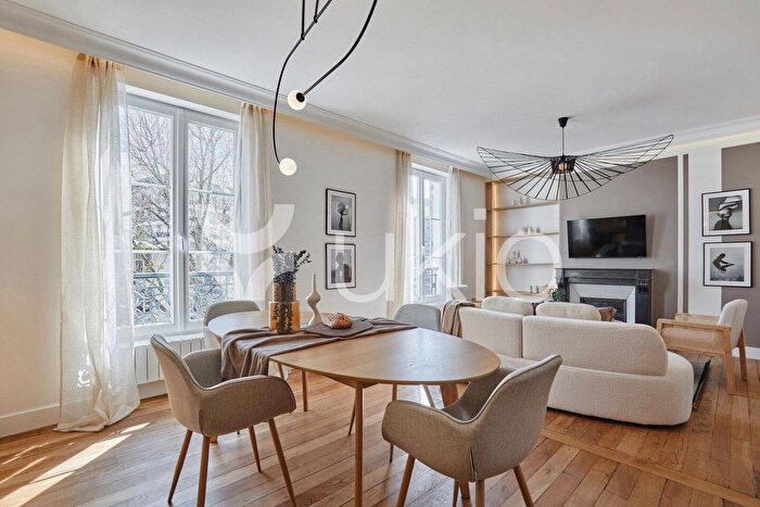 Appartement à louer - Arsenal, Paris ème arrondissement - 2 pièces - 1 chambre