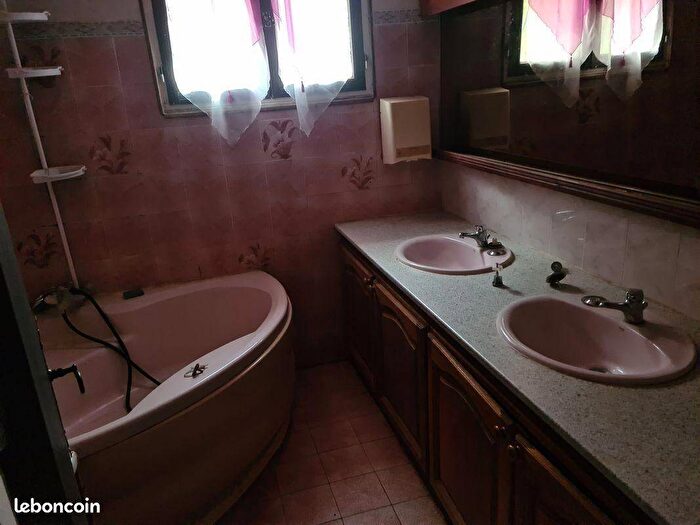 Appartement à louer - Donzère - 4 pièces - 3 chambres