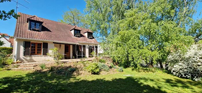 Maison à vendre - Saint-Arnoult-en-Yvelines - 7 pièces - 4 chambres