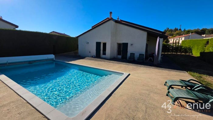 Maison 5 pièces à vendre à Saint-Genest-Lerpt