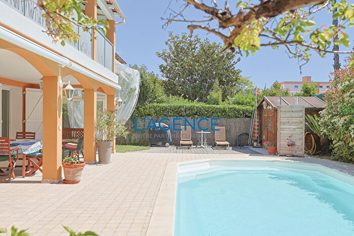 Maison à vendre - Hyères, Gare, Godillot - 5 pièces - 4 chambres