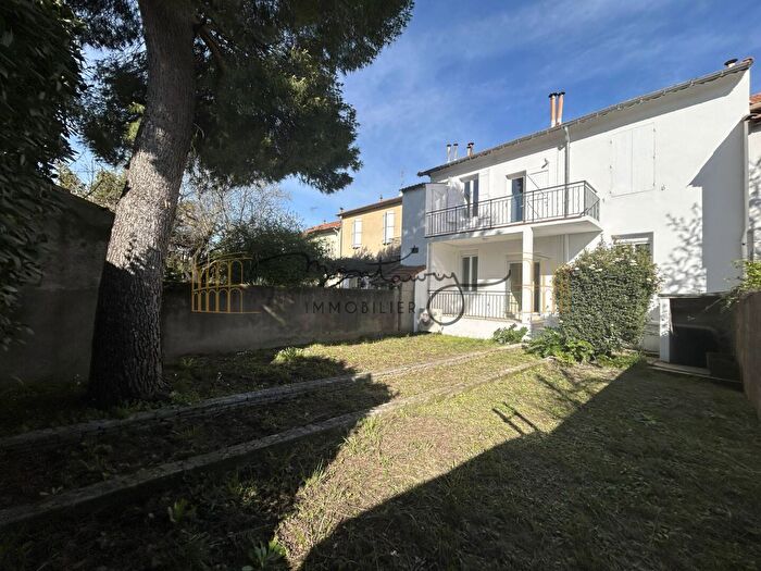 Appartement à louer - Nîmes - 3 pièces - 2 chambres