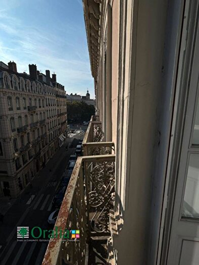 Appartement à louer - Presquîle, Centre ville, Cordeliers, Lyon ème arrondissement - 4 pièces - 3 chambres