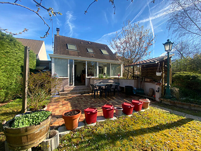 Maison à vendre - Le Mée-sur-Seine, Les Courtilleraies Sud - 5 pièces - 3 chambres