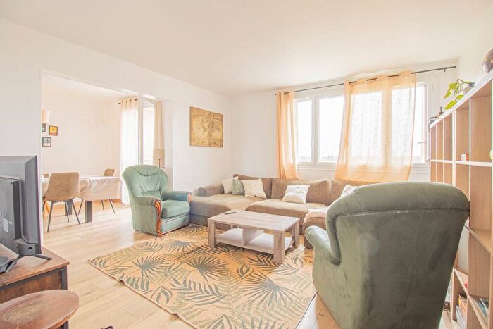 Appartement à louer - Belle Beille, Angers - 5 pièces - 2 chambres