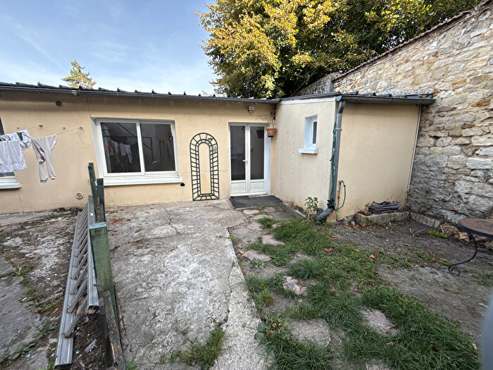 Marines : Maison 2 pièces à vendre